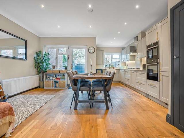 3 Bedroom Terraced House