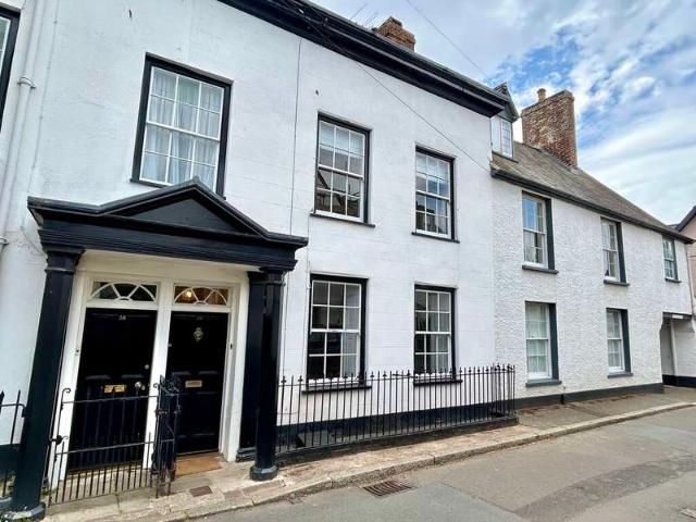 3 Bedroom Terraced House