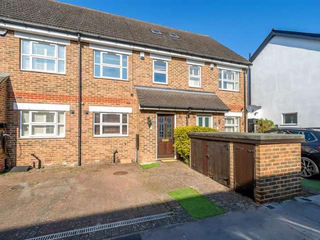 3 Bedroom Terraced House