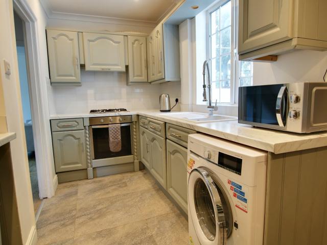 3 Bedroom Terraced House For Rent