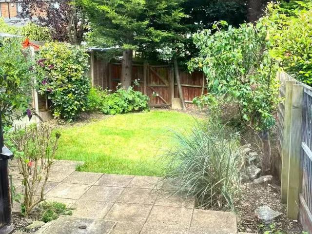 3 bedroom terraced house for rent in 3 Altwood, Harpenden, AL5.