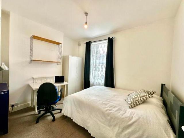 3 bedroom terraced house for rent in 3BED Glentworth Road, Nottingham, NG7