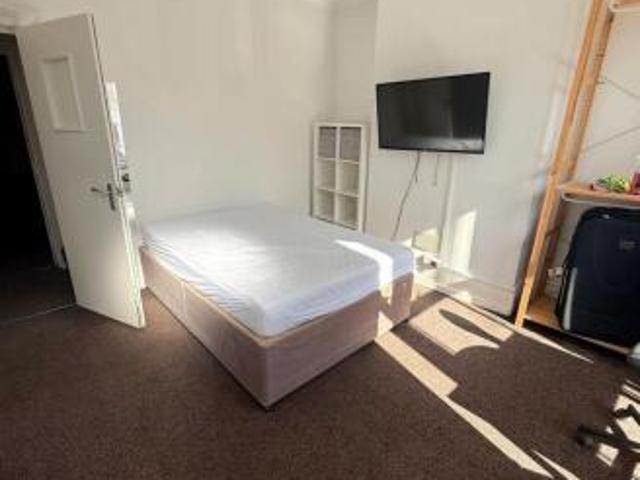 3 bedroom terraced house for rent in 108 Vincent Road, S7