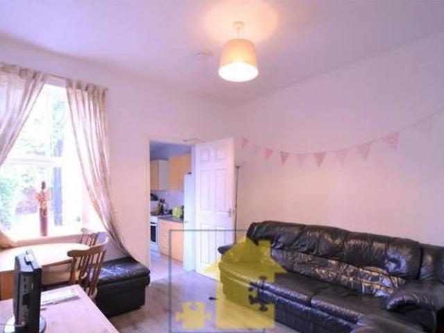 3 bedroom terraced house for rent in 2023 2024 ACADEMIC YEAR Delightful 3 Bedroom Student House on M