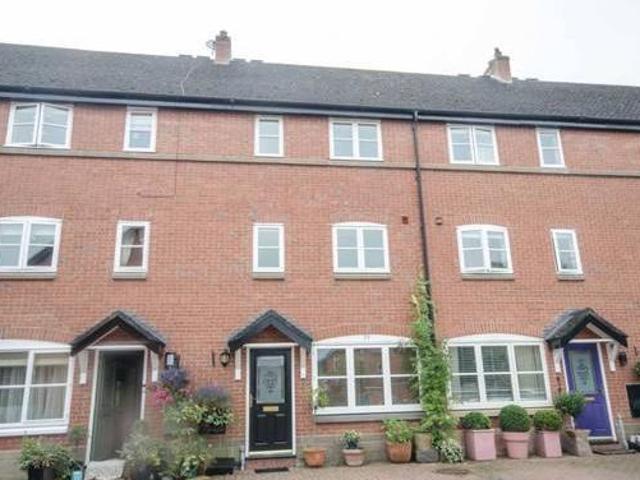 3 bedroom terraced house for rent in 27 Old Mill Place Tattenhall CH3
