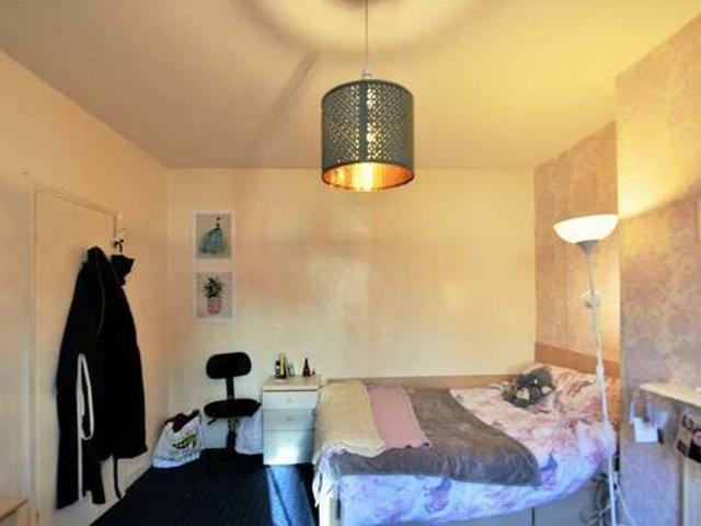 3 bedroom terraced house for rent in 49 Harold View LS6 1PP LS6