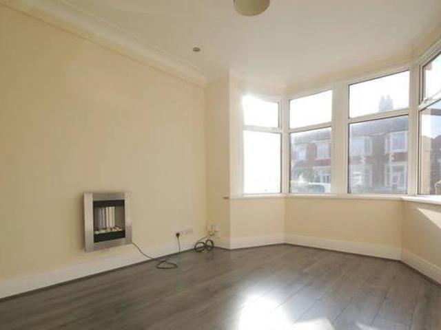 3 bedroom terraced house for rent in 54 Stamford Avenue FY4