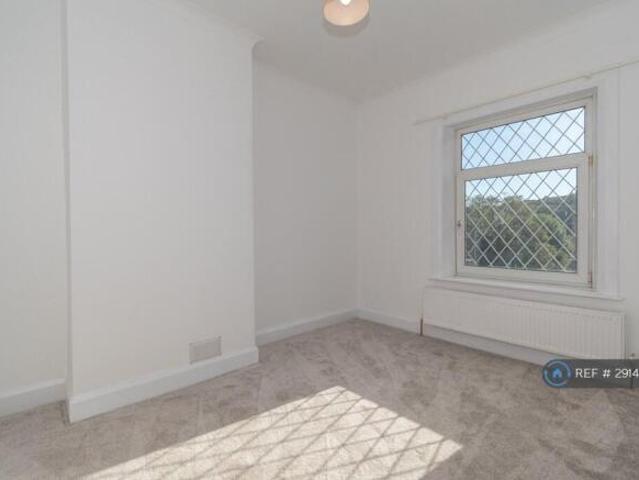3 bedroom terraced house for rent in Cowlersley Lane, Huddersfield, HD4
