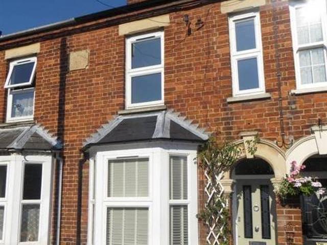 3 bedroom terraced house for rent in Cowper Street Olney MK46