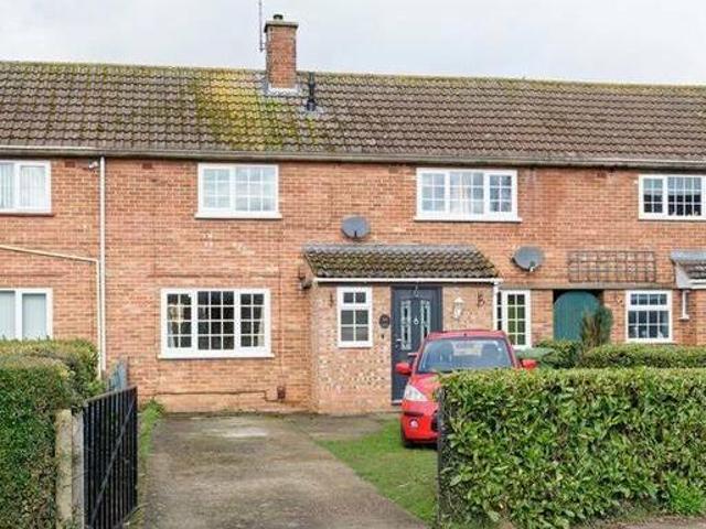 3 bedroom terraced house for rent in Coxons Close Huntingdon PE29