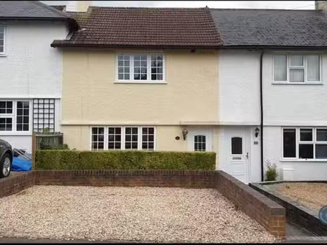 3 bedroom terraced house for rent in Cody Road, Farnborough, G.