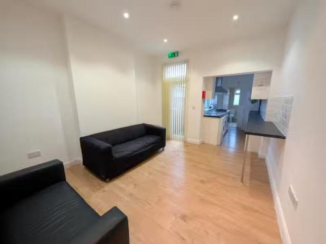 3 bedroom terraced house for rent in COLCHESTER Street, Covent.