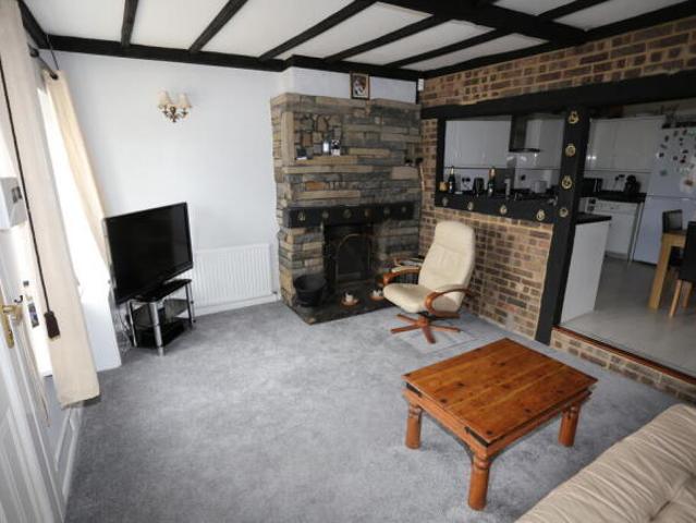 3 bedroom terraced house for rent in Colemans Moor Lane, Woodley, Reading, Berkshire, RG5
