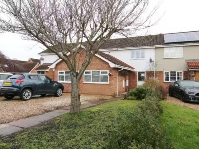 3 bedroom terraced house for rent in Coltsfoot Close, Huntingt.