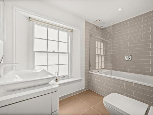 3 bedroom terraced house for rent in Colville Place, Fitzrovia, W1T