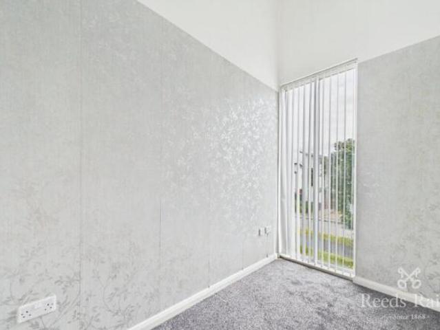 3 bedroom terraced house for rent in Commonwealth Avenue, Manchester, Greater Manchester, M11