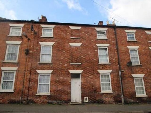3 bedroom terraced house for rent in Commercial Road Grantham NG31