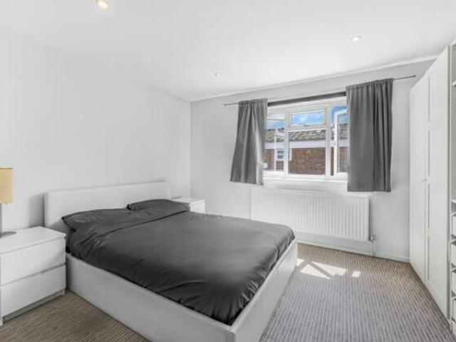 3 bedroom terraced house for rent in Conistone Way, Lower Holloway, N7
