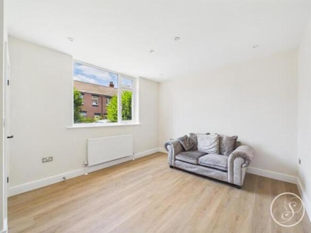 3 bedroom terraced house for rent in Copperfield Drive, Leeds, LS9