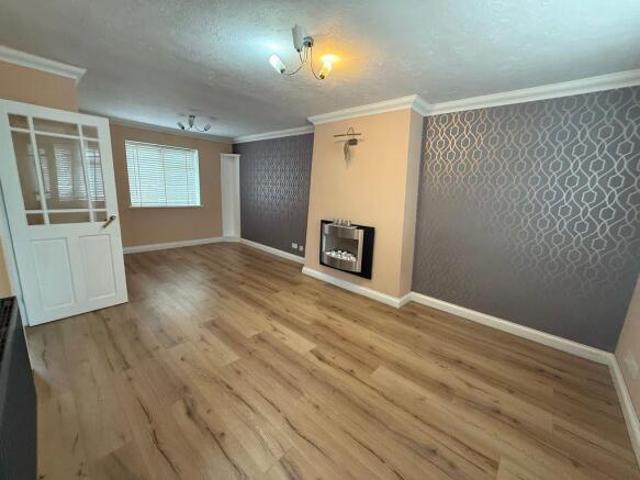 3 bedroom terraced house for rent in Corbridge Close, Hull, HU9