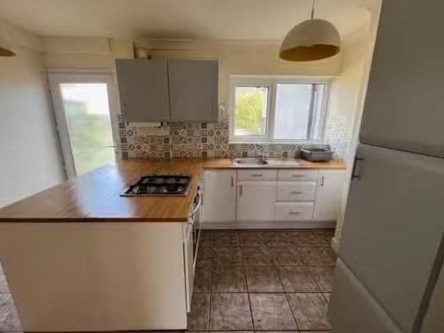 3 bedroom terraced house for rent in Cosheston road Cardiff, CF5