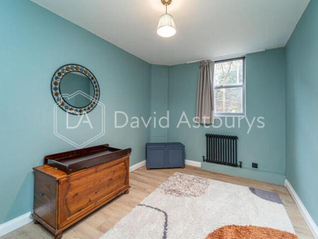 3 bedroom terraced house for rent in Caldy Walk, Islington, London, N1