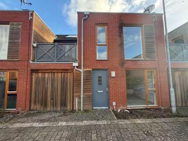 3 bedroom terraced house for rent in Californian Parade, Stree.