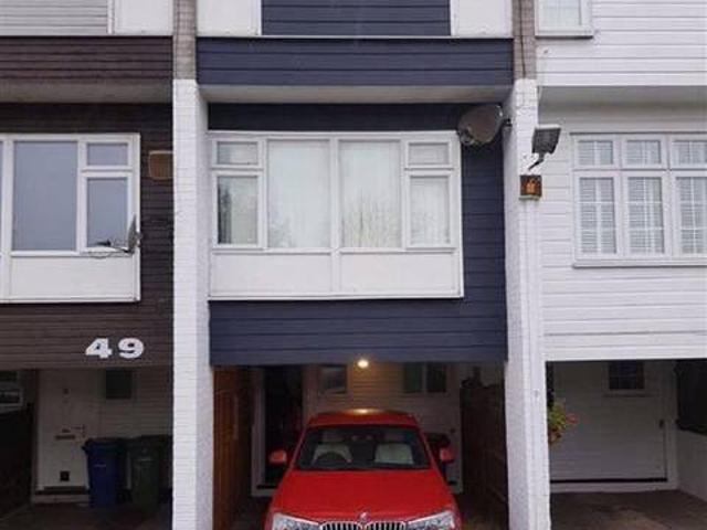 3 bedroom terraced house for rent in Camden Close Chadwell St Mary Essex RM16