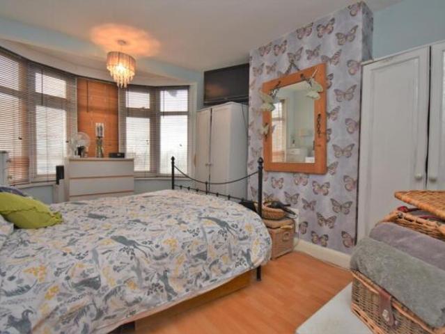3 bedroom terraced house for rent in Camrose Street London SE2
