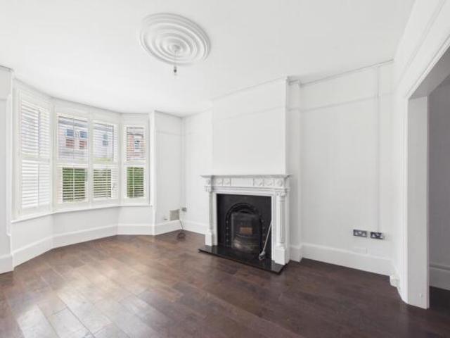 3 bedroom terraced house for rent in Carisbrooke Road, Southsea, Hampshire, PO4 8RG, PO4