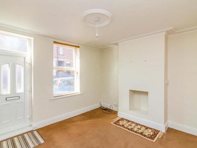 3 bedroom terraced house for rent in Carlby Road, Sheffield, S6