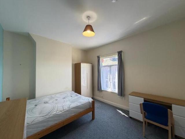 3 bedroom terraced house for rent in Carlton Road, Stoke On Trent, ST4