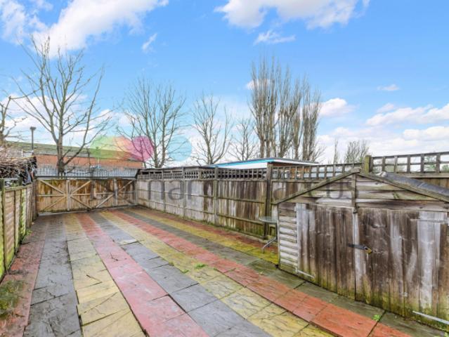3 bedroom terraced house for rent in Carshalton Road, MITCHAM, CR4