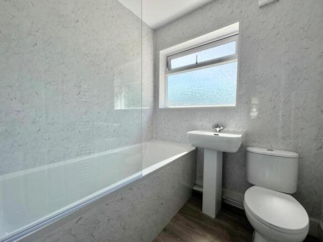 3 bedroom terraced house for rent in Castlemaine Avenue, Gillingham, ME7