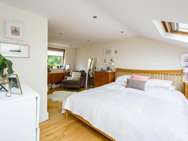 3 bedroom terraced house for rent in Century Road, Walthamtow, E17