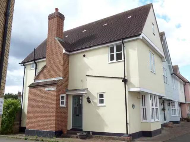 3 bedroom terraced house for rent in Church Terrace, CO8