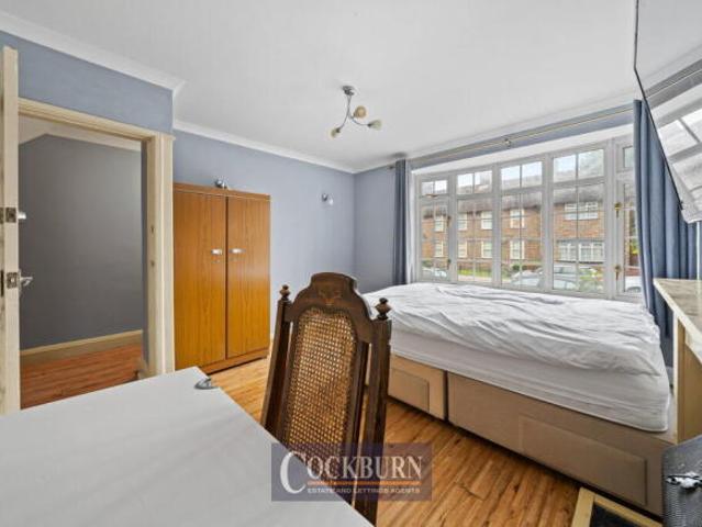 3 bedroom terraced house for rent in Charminster Road, Mottingham, SE9
