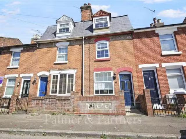 3 bedroom terraced house for rent in Charles Street, Colcheste.