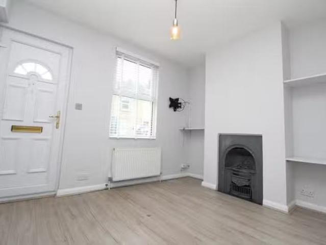 3 bedroom terraced house for rent in Charles Street, Greenhith.