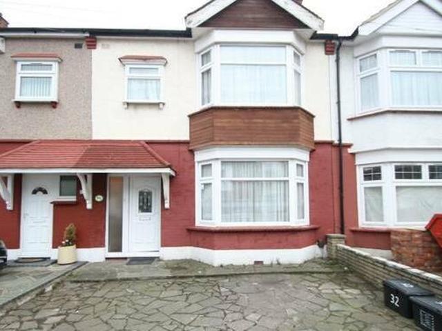 3 bedroom terraced house for rent in Charter Avenue Ilford London IG2