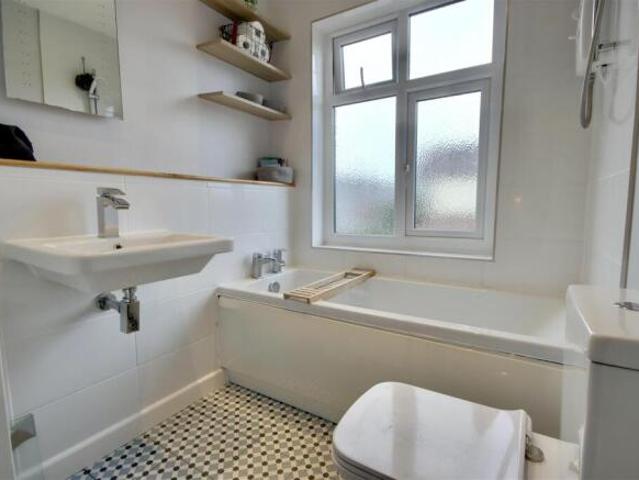 3 bedroom terraced house for rent in Chatsworth Avenue, Portsmouth, PO6