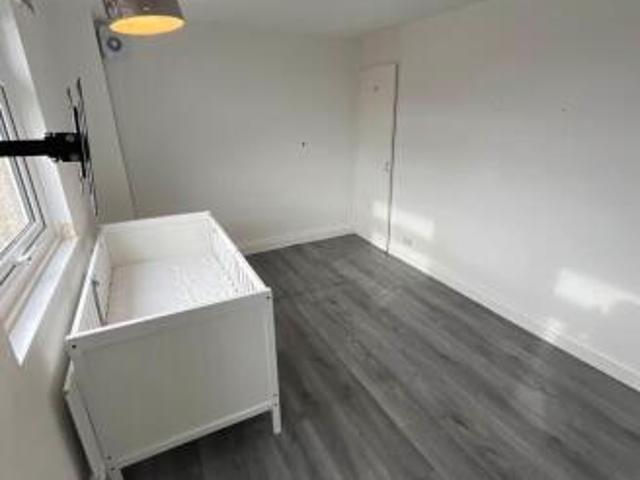 3 bedroom terraced house for rent in Chatteris Avenue, Romford, RM3