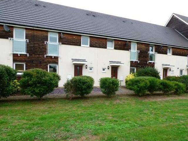 3 bedroom terraced house for rent in Chelmer Road Chelmsford Essex CM2