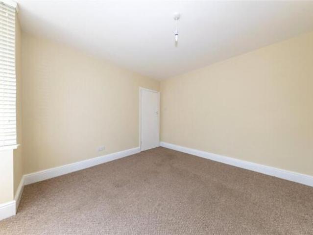 3 bedroom terraced house for rent in Chesford Road, Luton, Bedfordshire, LU2