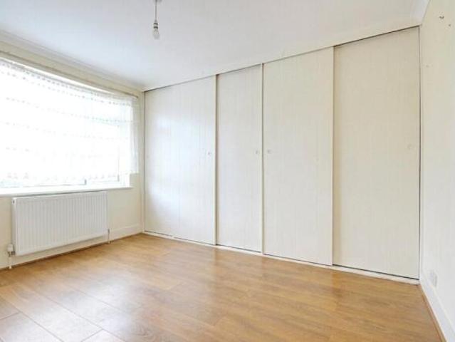 3 bedroom terraced house for rent in Chester Gardens, Enfield, EN3