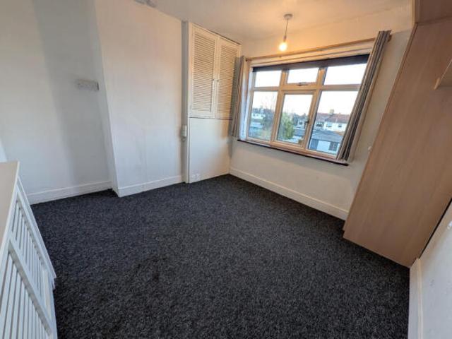 3 bedroom terraced house for rent in Chestnut Avenue, Hornchurch RM12