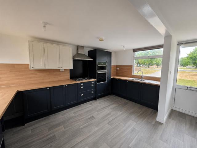 3 bedroom terraced house for rent in Cheriton Close, Bransholme, Hull, HU7