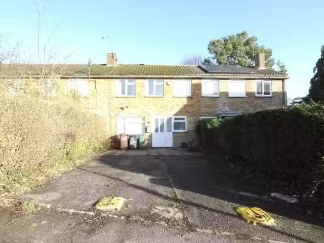 3 bedroom terraced house for rent in Cherry Way, Hatfield, AL10