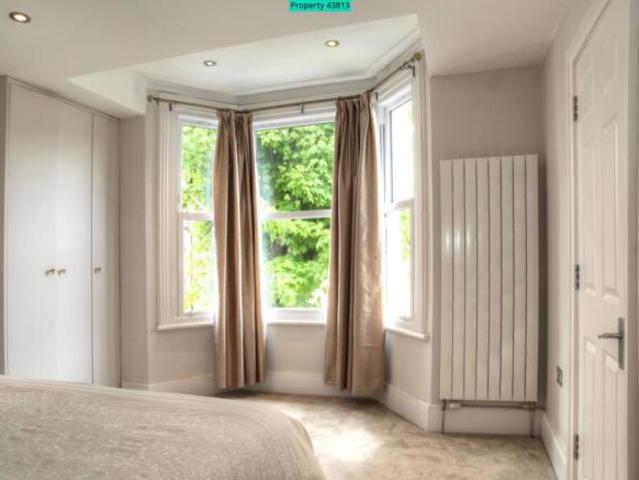 3 bedroom terraced house for rent in Chevening Road, London, SE10 0LA, SE10