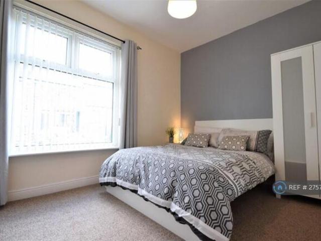 3 bedroom terraced house for rent in City Road, Sheffield, S2